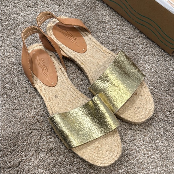 Soludos | Shoes | Soludos Gold And Tan Espadrille Sandals With Metallic ...